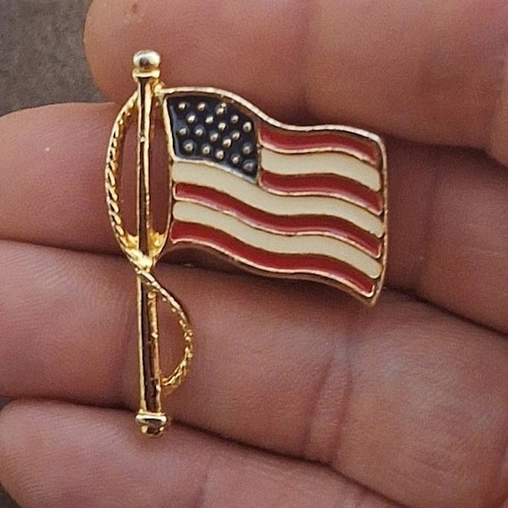 Premier Designs American Flag Pin - Gem