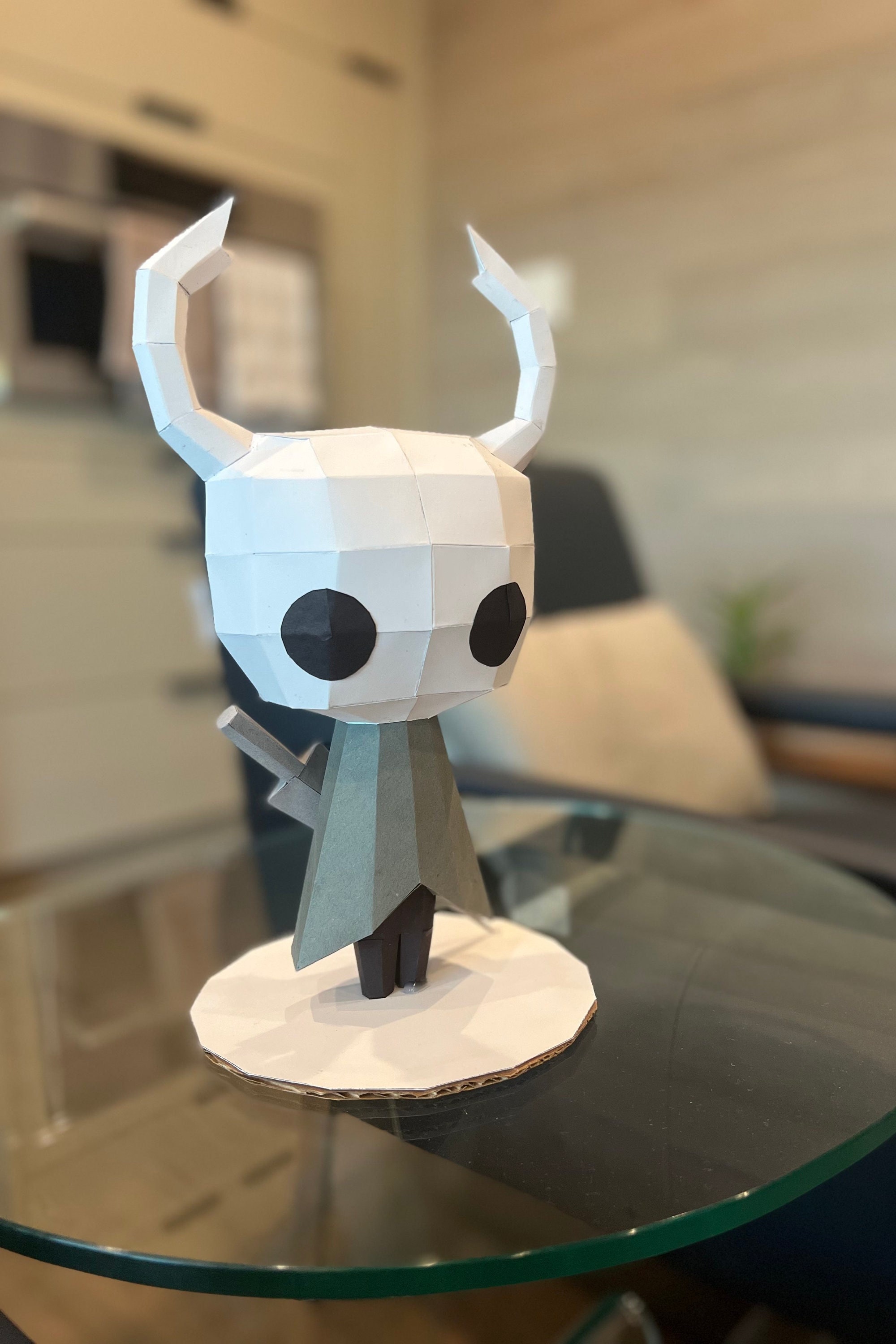 Figura de Hollow Knight Papercraft Plantilla de baja poli para ...