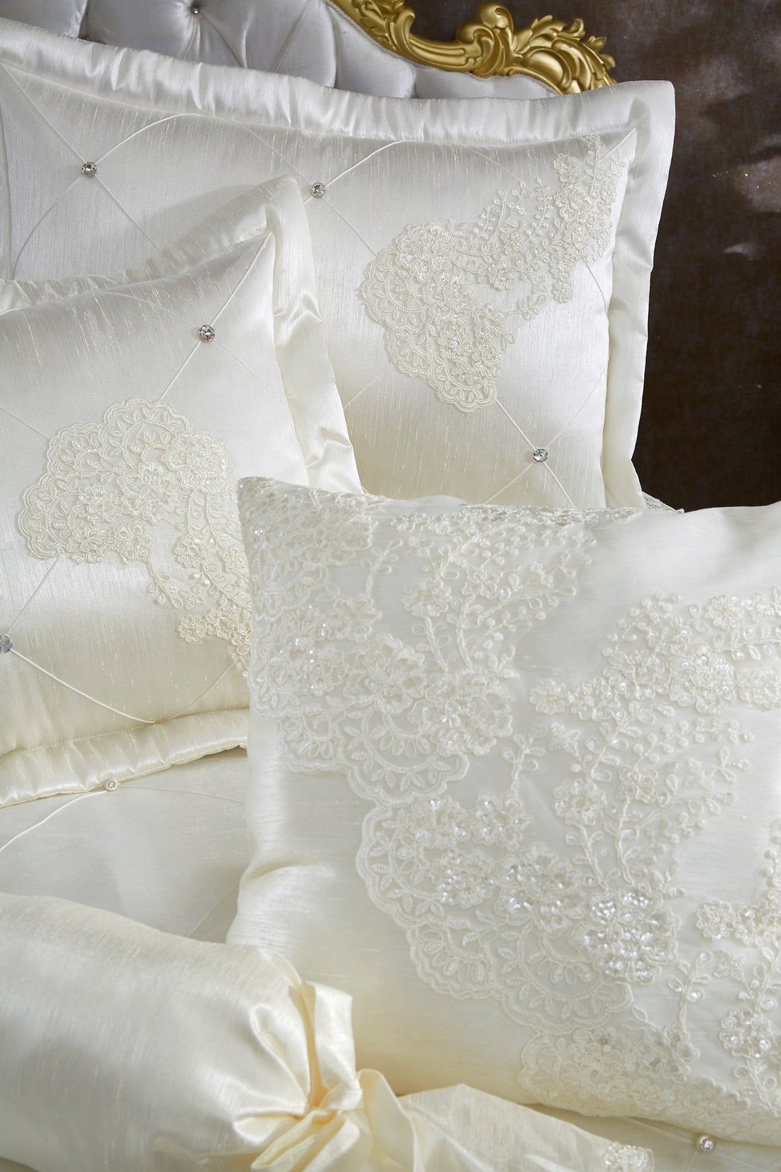 Luxury Lace Bedding Set 5 Pieces Modern New Bridal Set Perfect Bridal ...