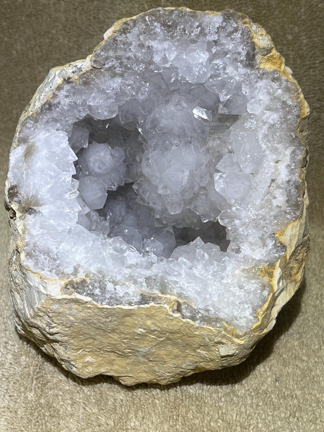 XXL Crystal Geode With UV Reaction - Etsy