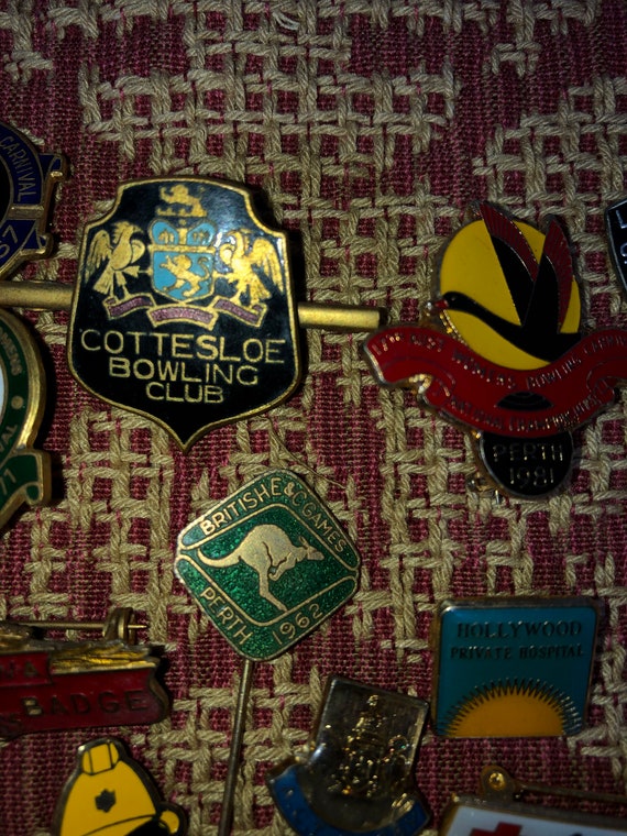 30 Vintage pins and badges from 1960s - 1990s, Bowlin… - Gem