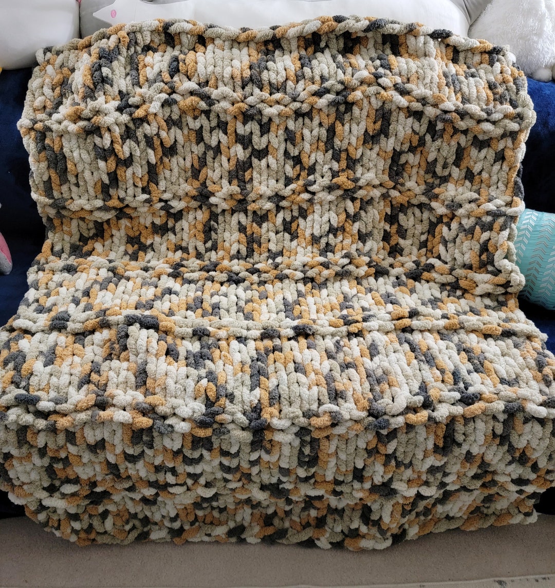 Throw Blanket Hand Knit Chunky Chenille Thin Horizontal Ribbed Pattern ...
