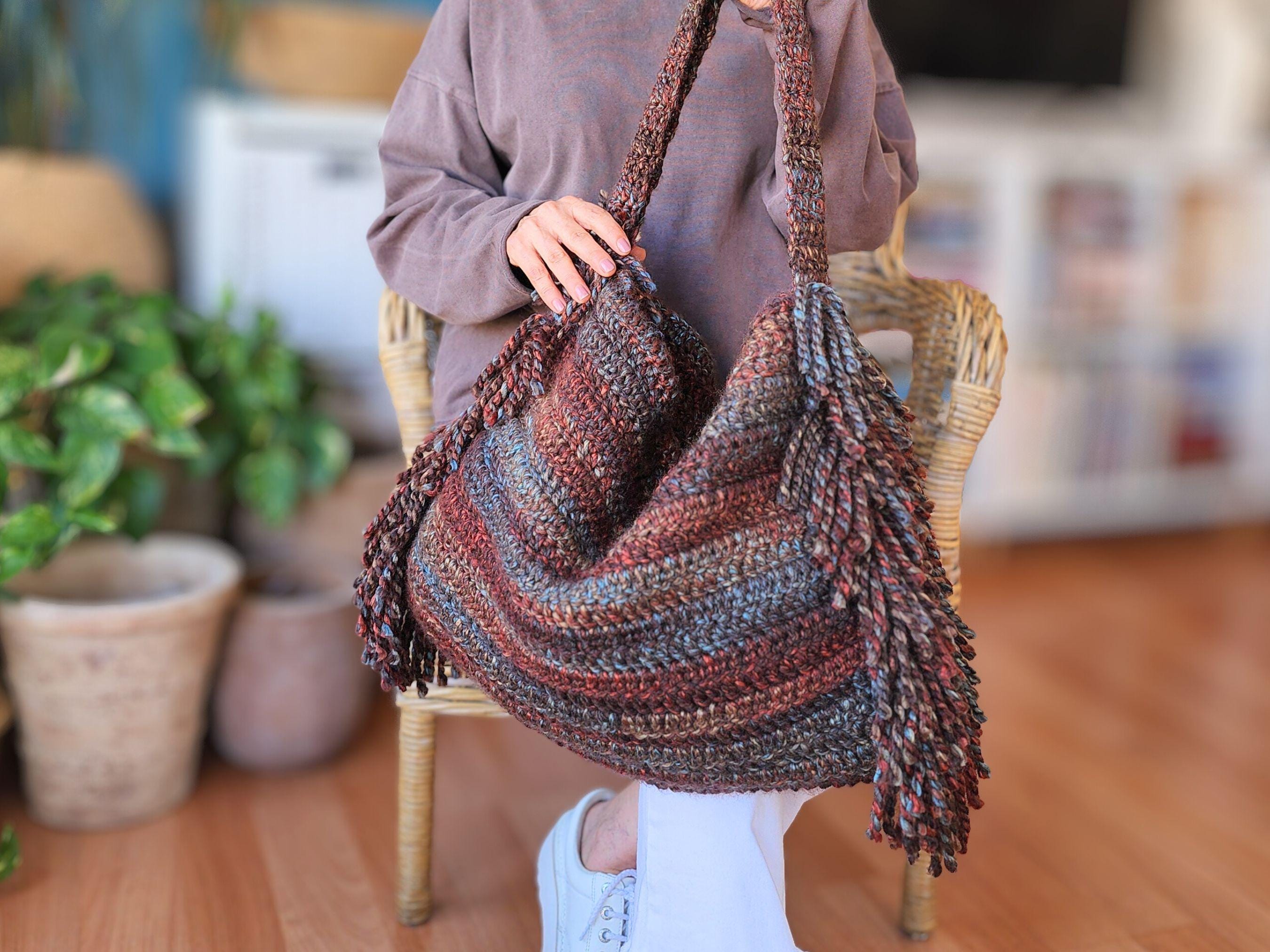 Crochet Tote Bag PATTERN: MAIA Fringed Shoulder Bag, Large Bulky Wool ...