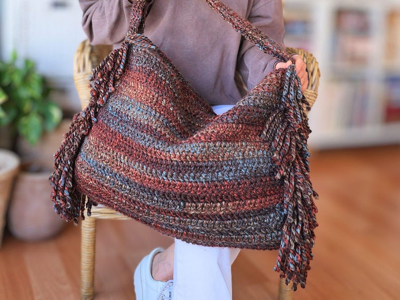 Crochet Tote Bag PATTERN: MAIA Fringed Shoulder Bag, Large Bulky Wool ...