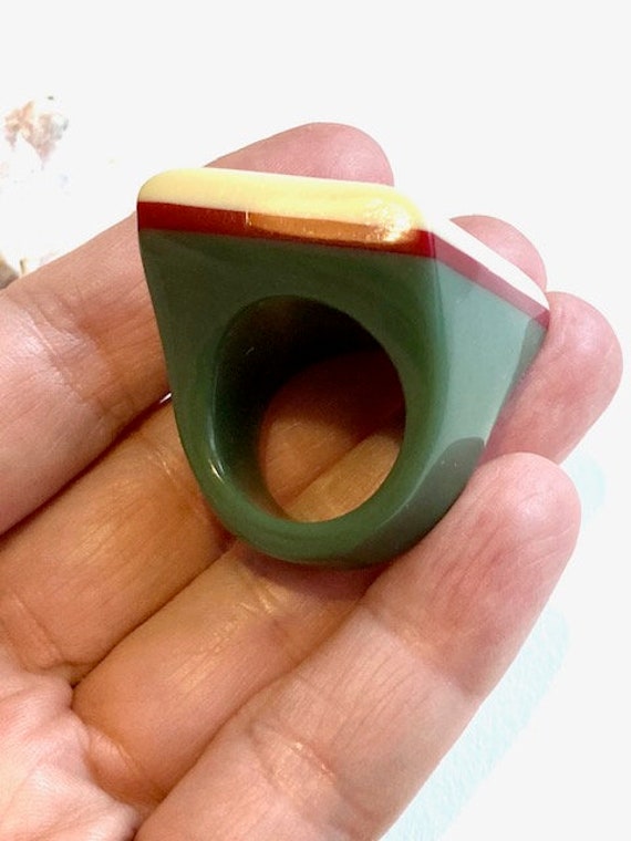 Vintage Pop Art Sobral Chunky tricolor expressive pla… - Gem