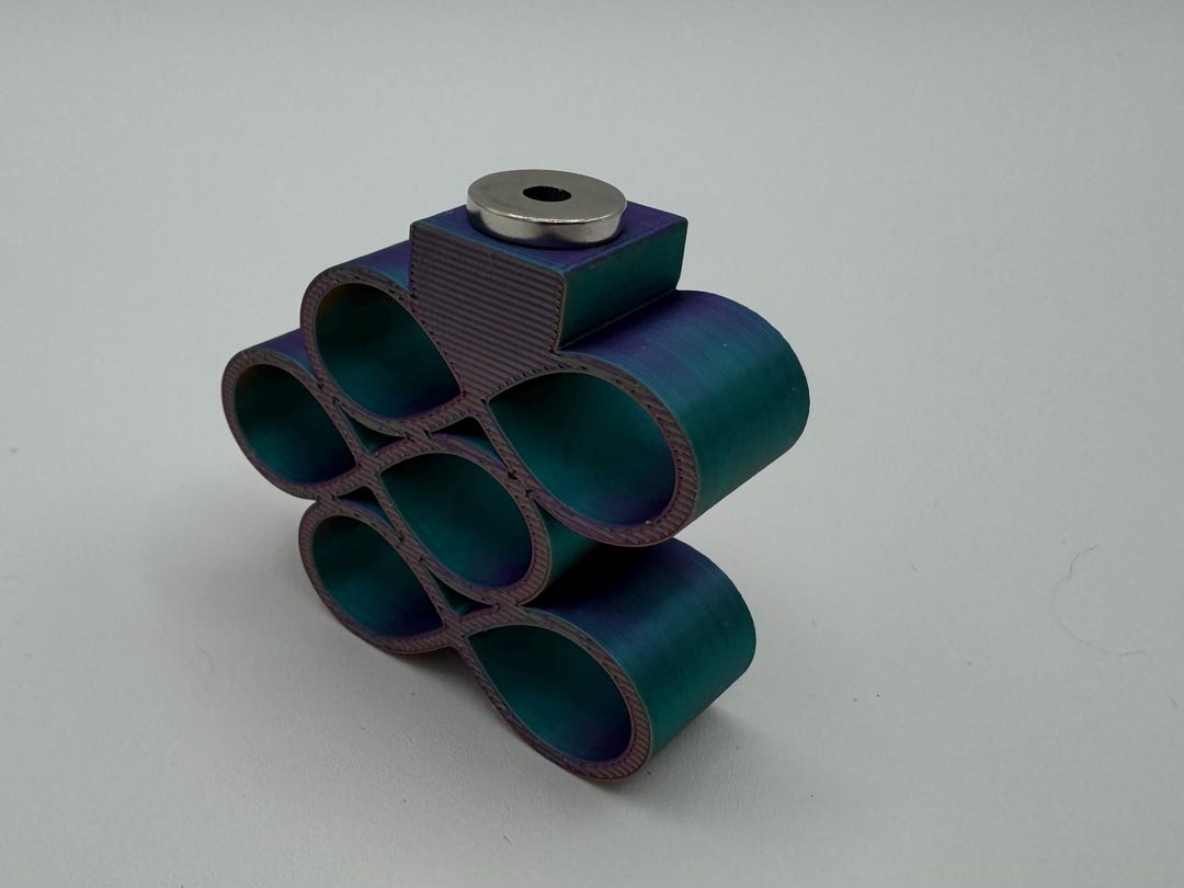Iridescent Tri-finity Magnetic Jumping Spider Hide *built in Magnet* - Etsy