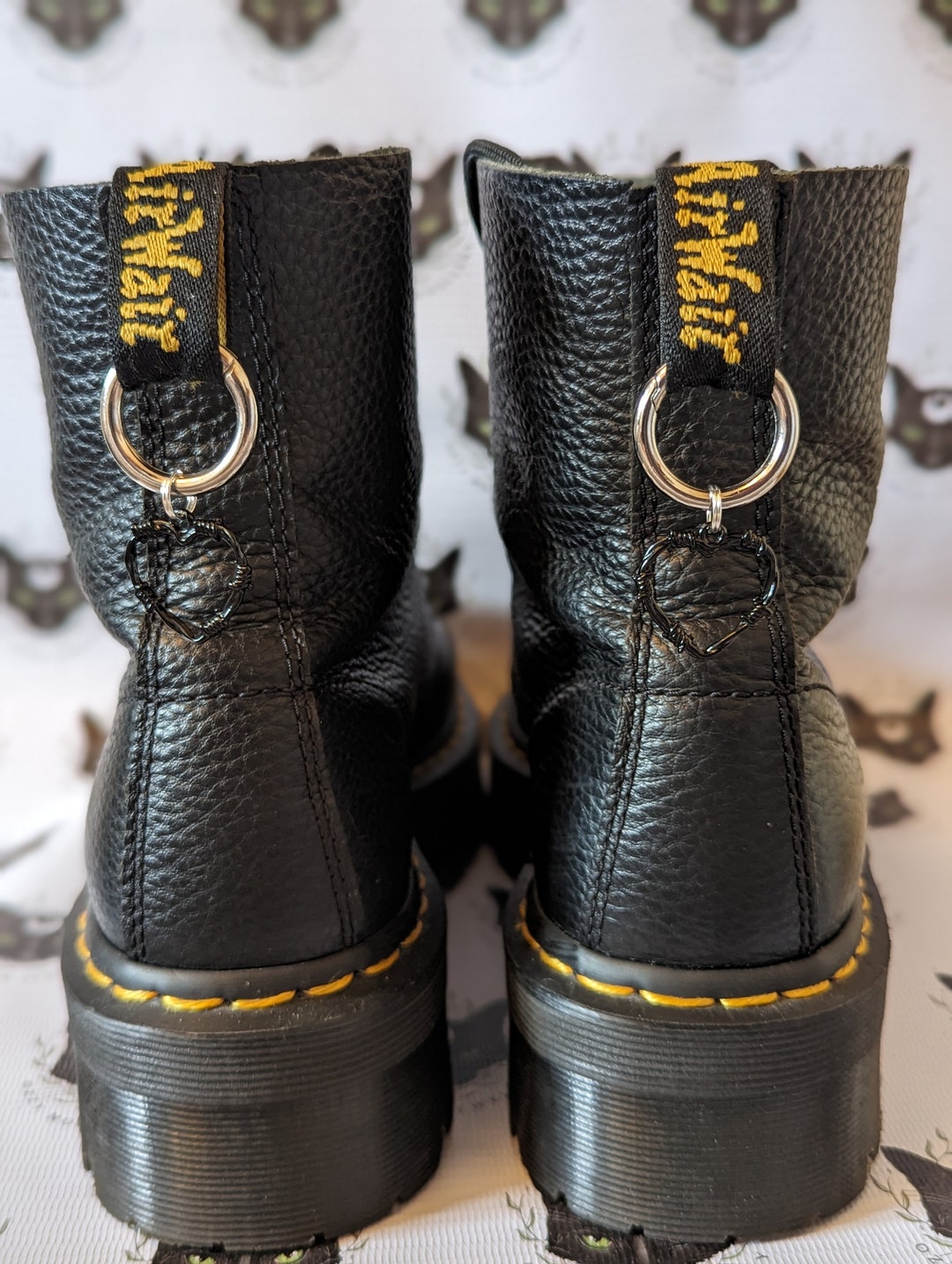 Black Barbed Wire Heart Boot Charms - Etsy