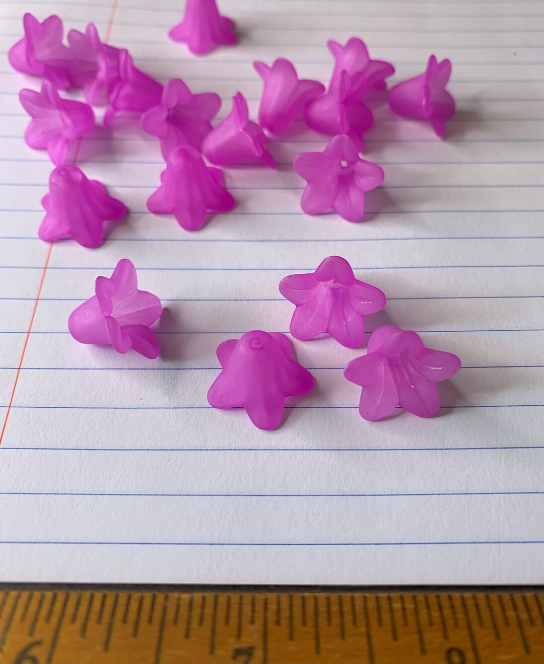 BARBIE PINK Lucite Short Trumpet Flower Beads Pink Magenta - Etsy