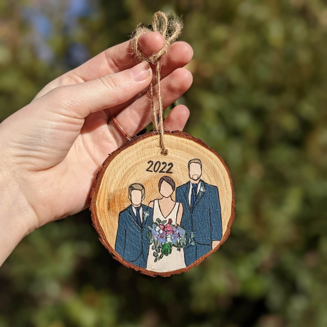 Personalized Wedding Portraits, Hand Painted Faceless Art on Wood Slice ...