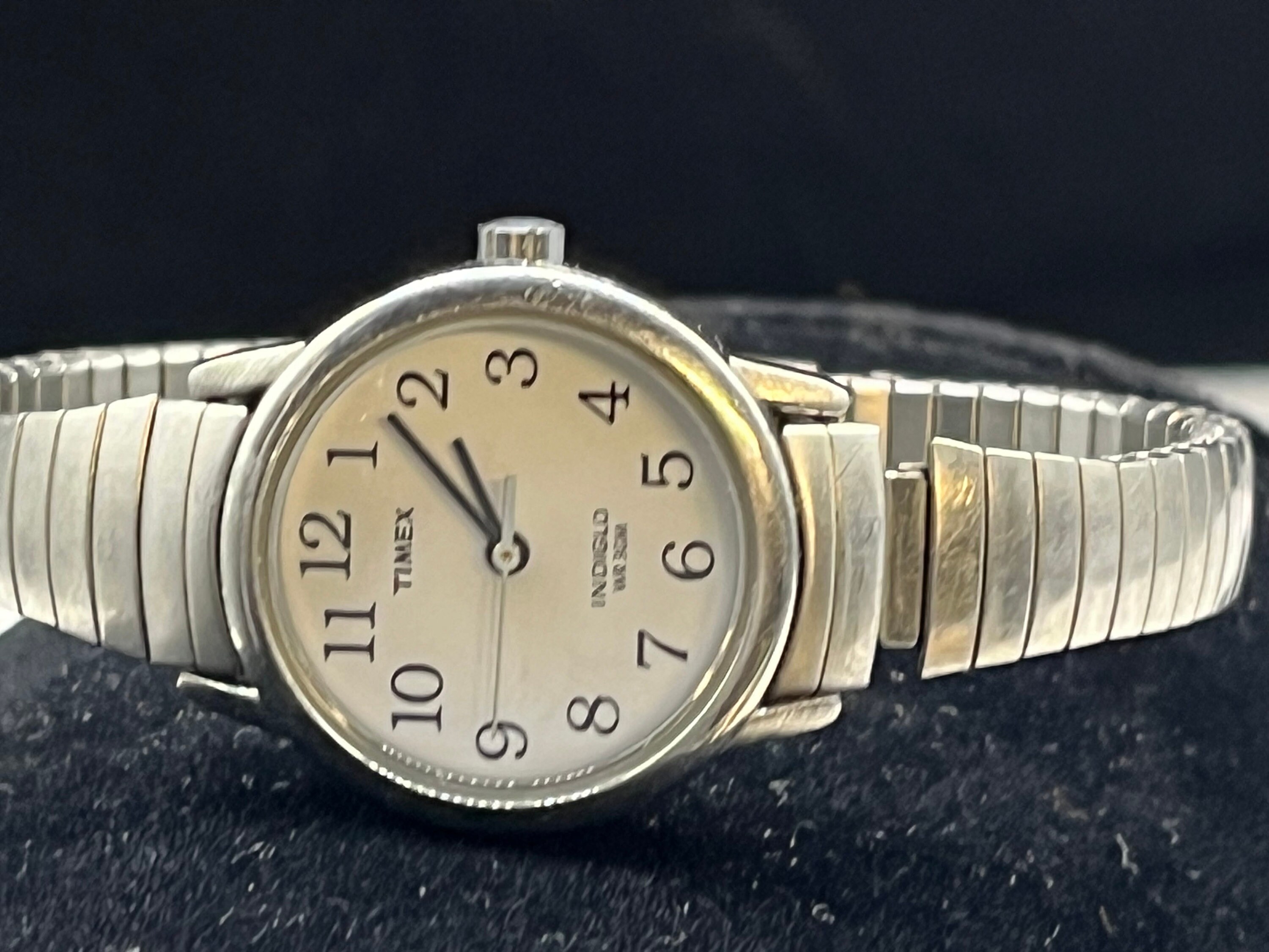 Timex Silver Toned Water Resistant Wristwatch W/ Metal Expansion Band ...