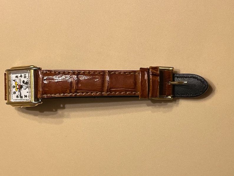 Vintage Lorus Mickey Mouse Tank Watch | Square-dial Lorus V811-5370 R0 ...