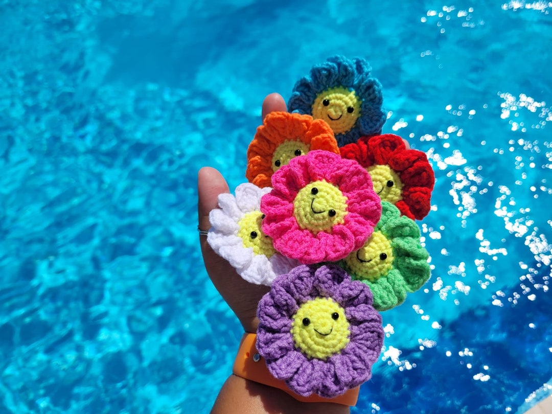 Crochet Cute Flower Keychain , Amigurumi Smiley Flower , Handmade ...