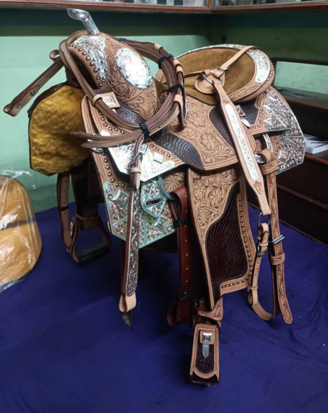 Western Show Saddle Horse Saddle Colour Natural 16" in Pleasure Trail ...