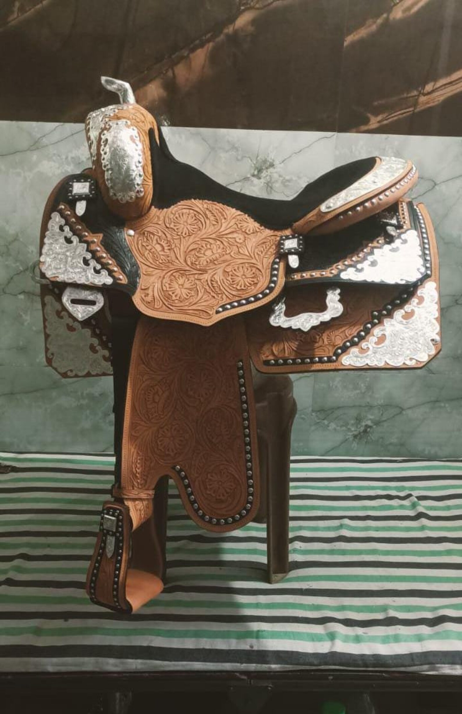 Western Show Saddle Natural and Black Combination ,seat Size 16 ...