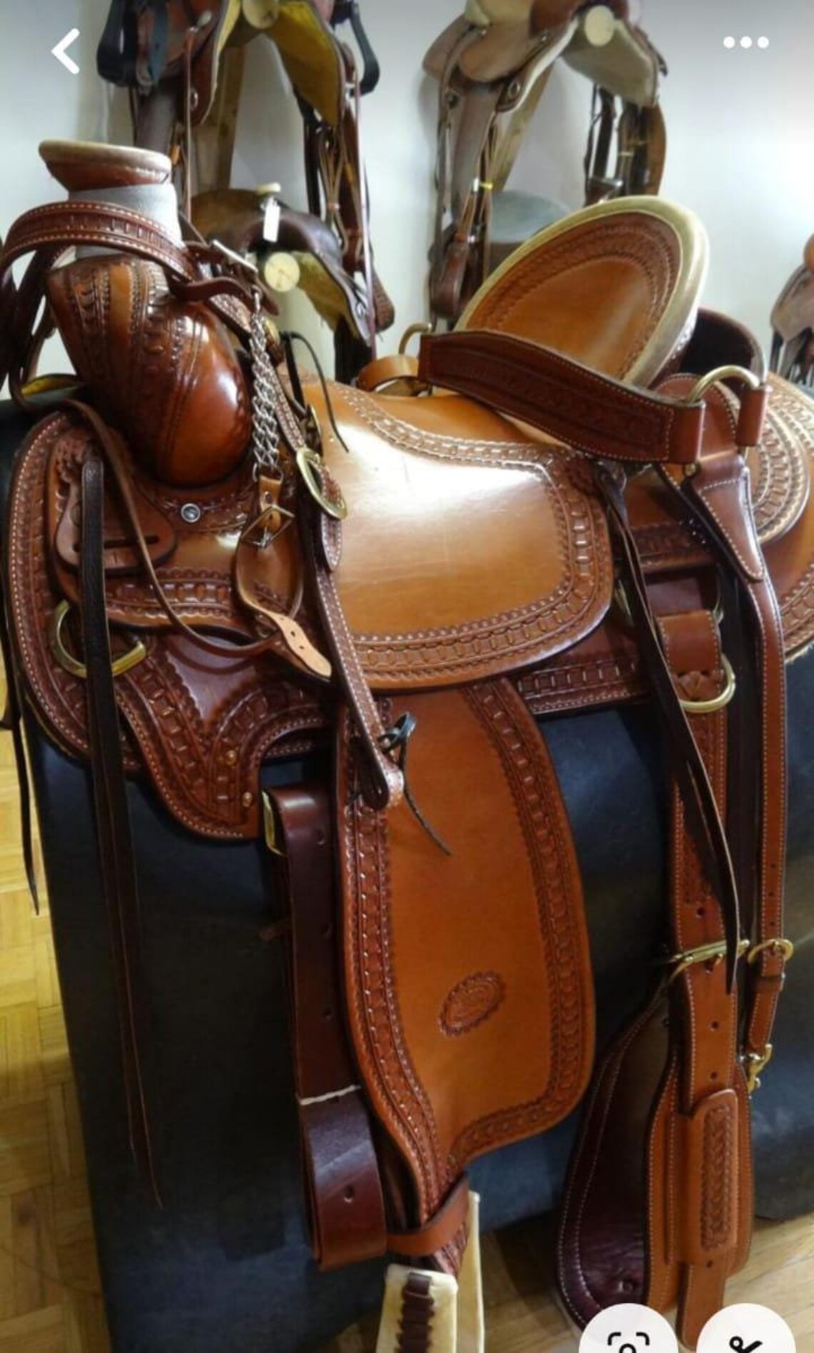 Western Roper Saddle Horse Saddle Chestnut and Brown Colour Costume ...