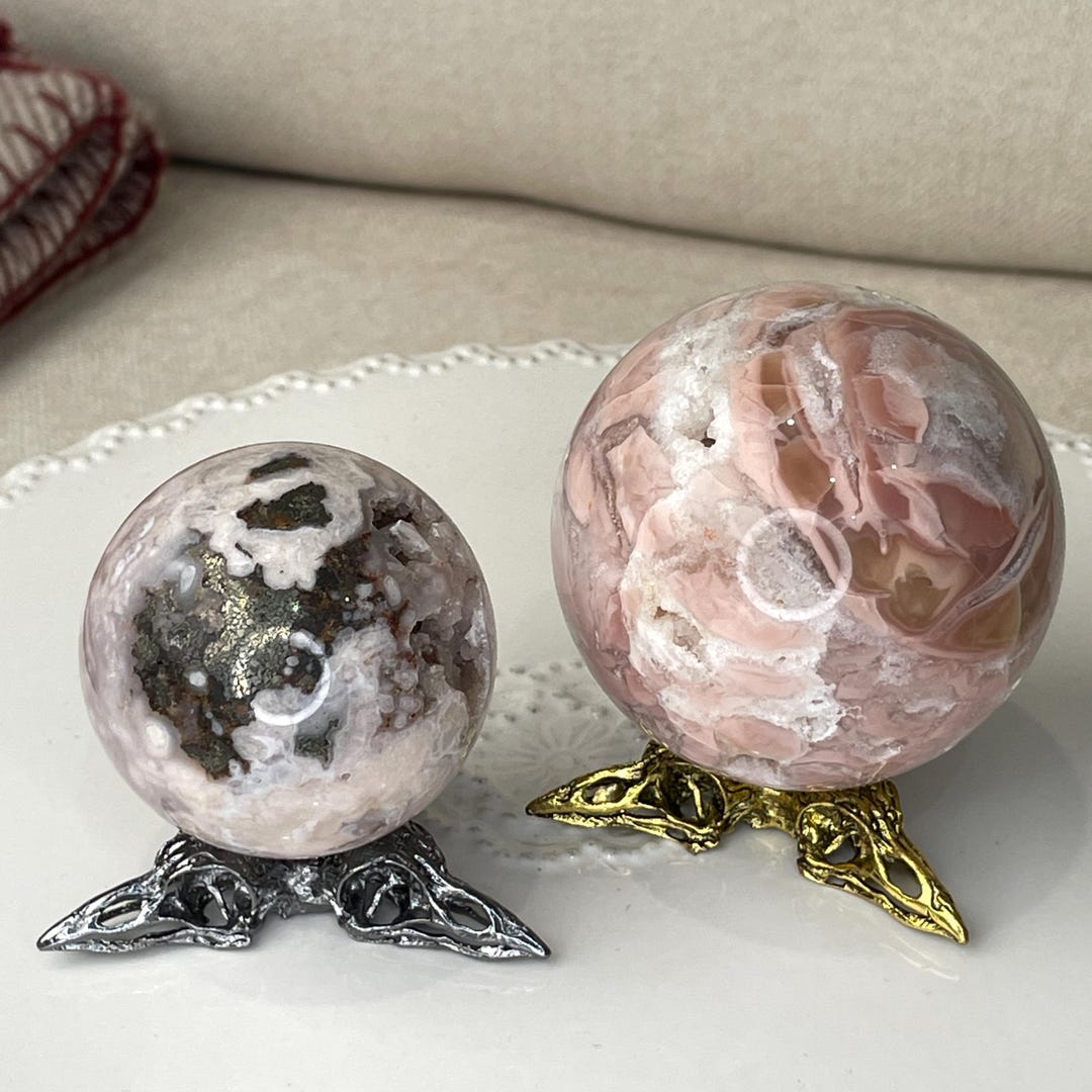 Small Decorative Crow Head Sphere Stand - Etsy