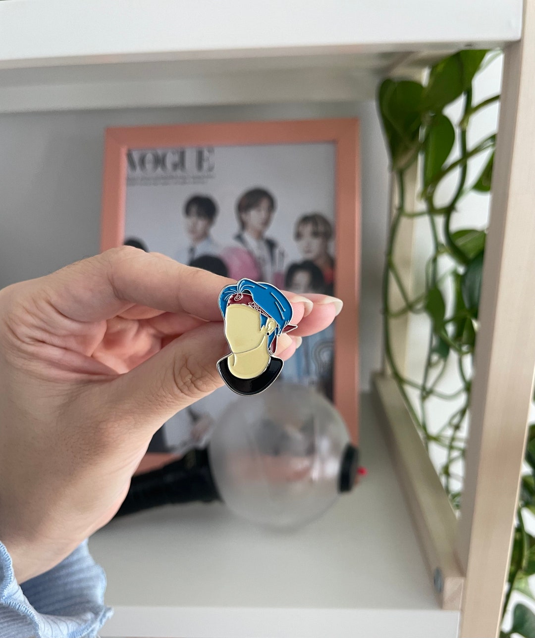 BTS Pin Bangtan, Enamel Pin BTS, KPOP, V, Kim Taehyung - Etsy