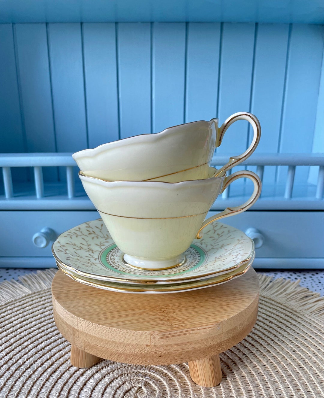 A Pair of Paragon 'brackenmore' Fine Bone China Teacups and Saucers C ...