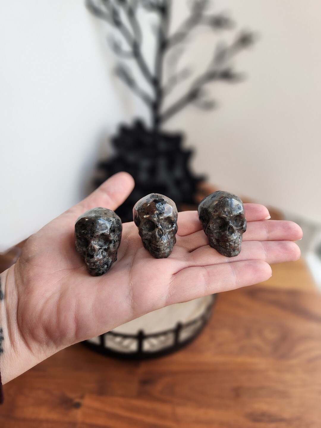 Yooperlite Skulls UV Reactive Medium Halloween Skull Spooky Crystal ...
