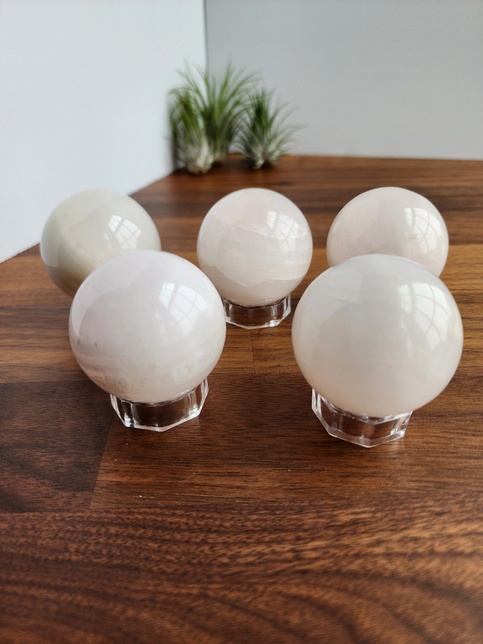 Pink Mangano Calcite Sphere: UV Reactive Crystal, Heart Chakra - Etsy