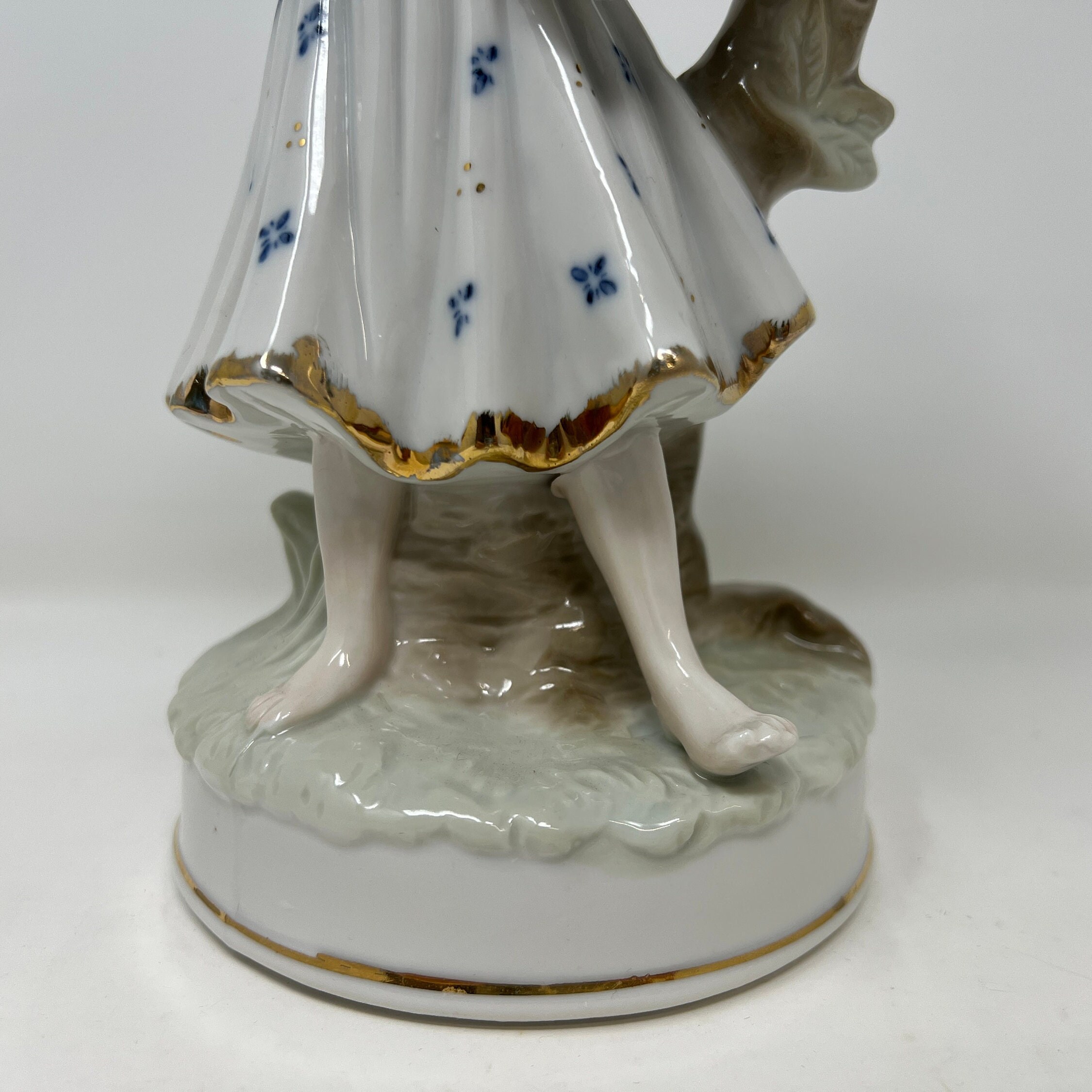 Vintage Blue and White Porcelain Lady Figurines, Colonial Lady With ...