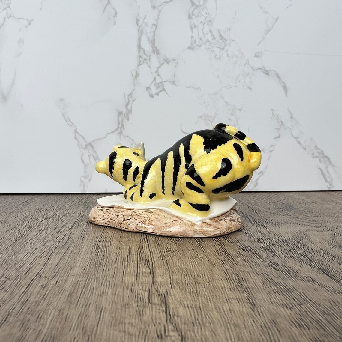 Vintage Porcelain Royal Doulton Tigger Signs the Rissolution Walt ...