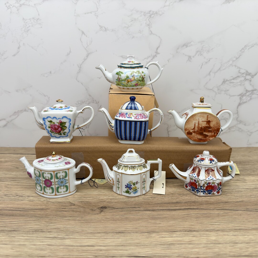 Miniature Teapot From the Porcelain Art Miniature Teapot Collection ...