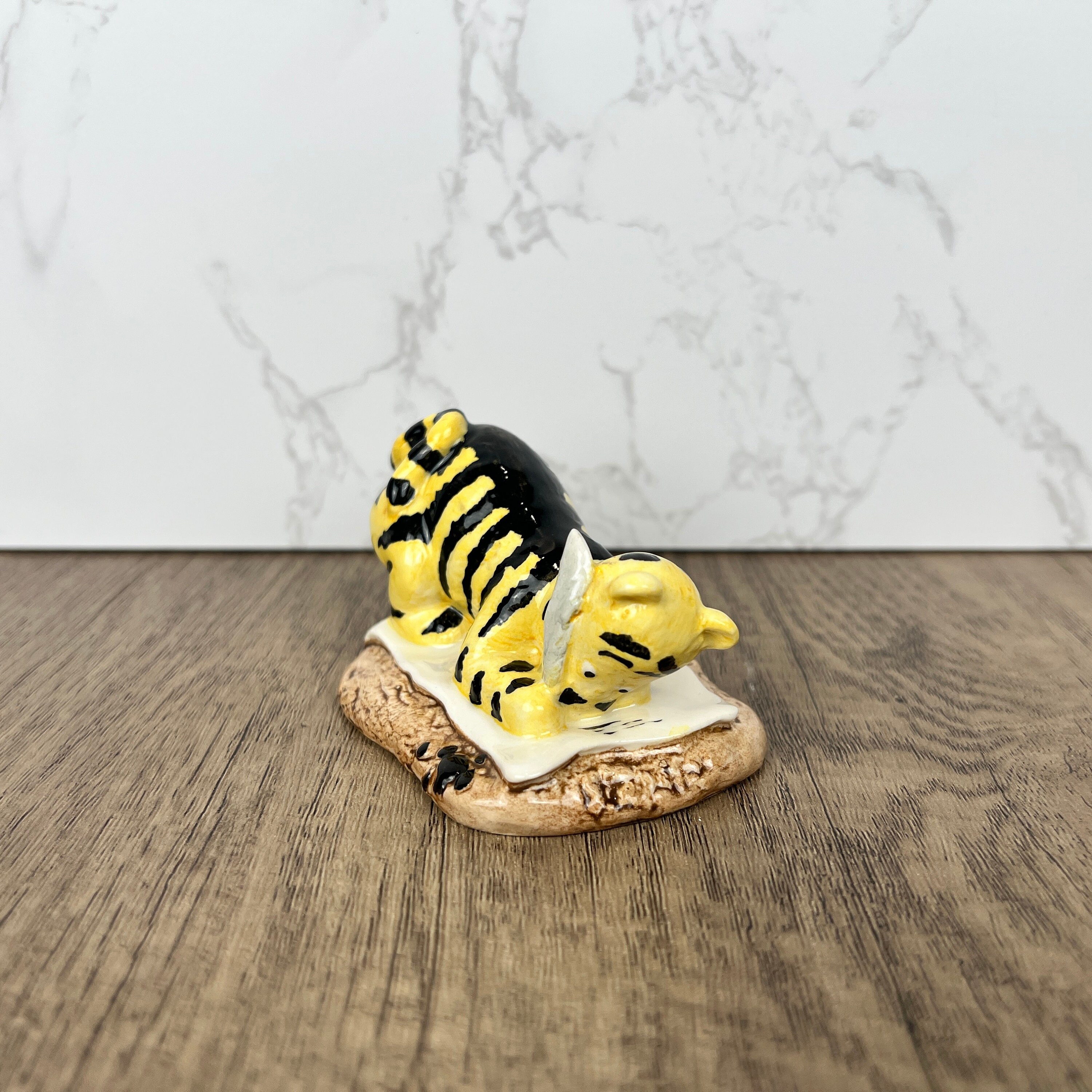 Vintage Porcelain Royal Doulton Tigger Signs the Rissolution Walt ...