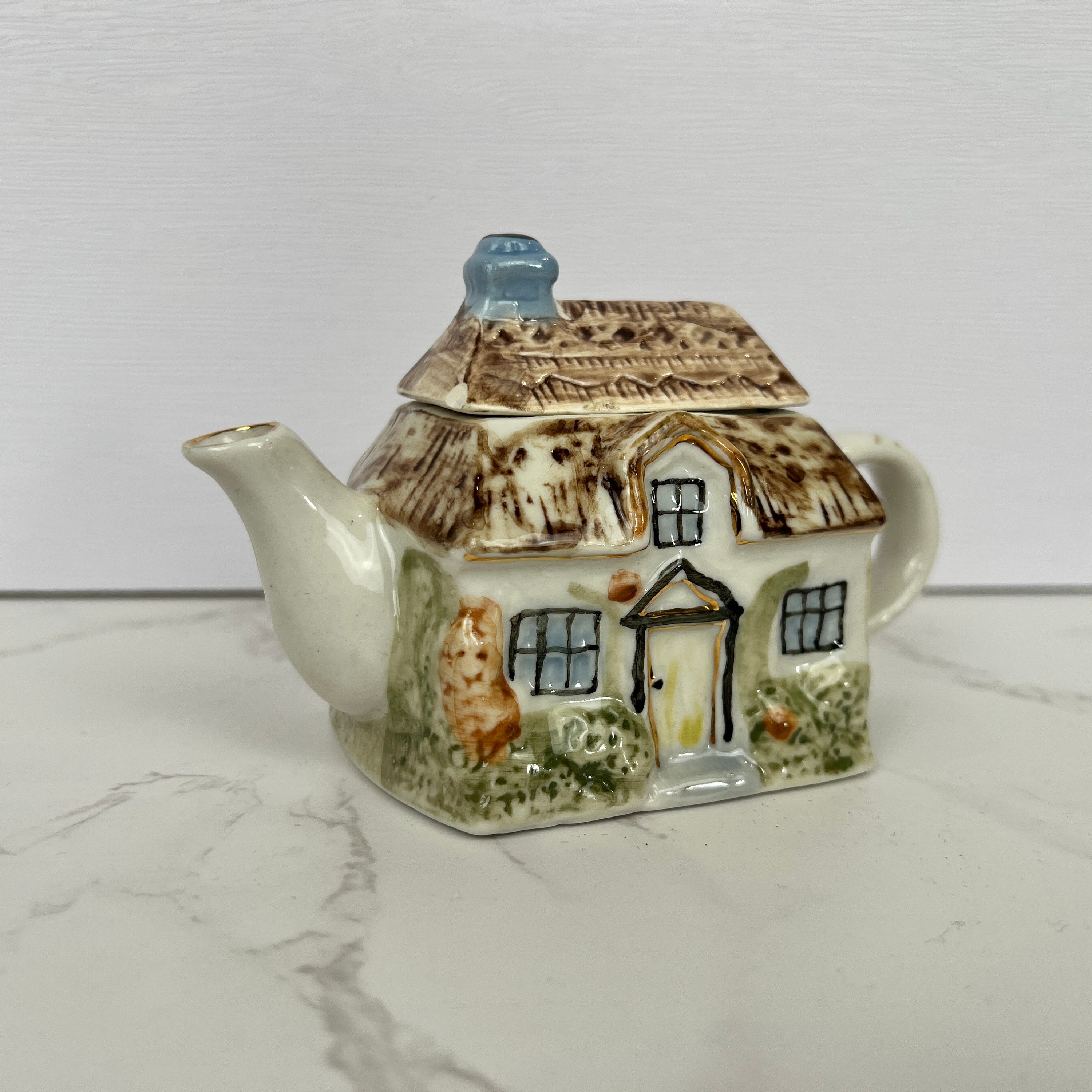 Small Porcelain Teapots, Miniature House Teapot, Sewing Machine Teapot ...