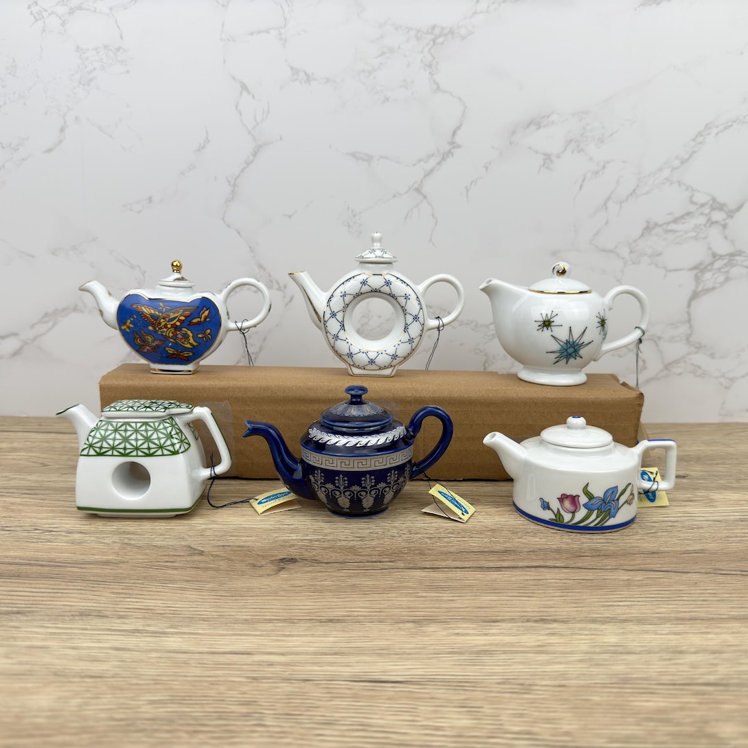 Miniature Teapot From the Porcelain Art Miniature Teapot Collection ...