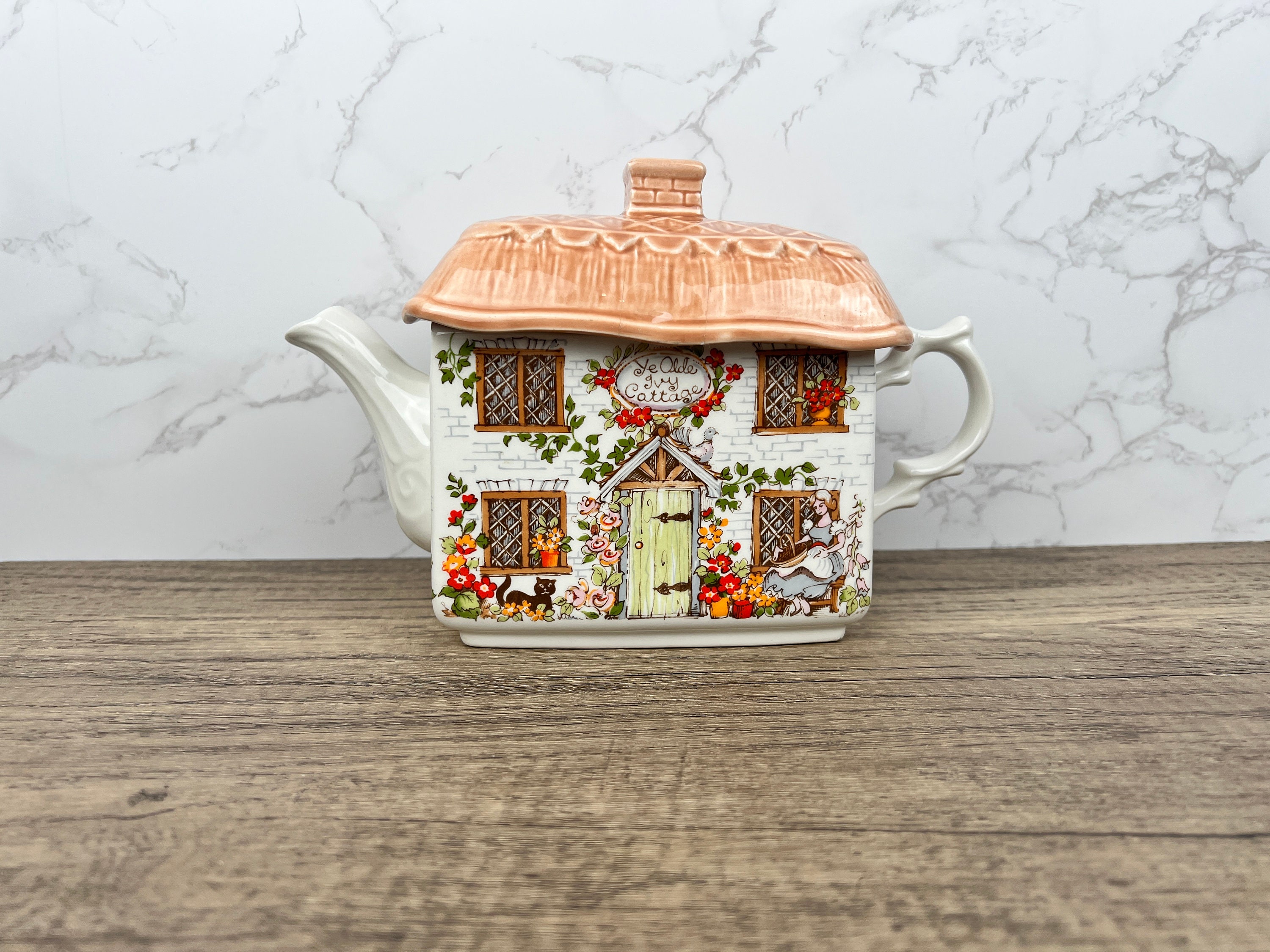 SADLER COTTAGE TEAPOT ye Olde Tea Pot Inn Kitchenware, ye Olde Ivy ...