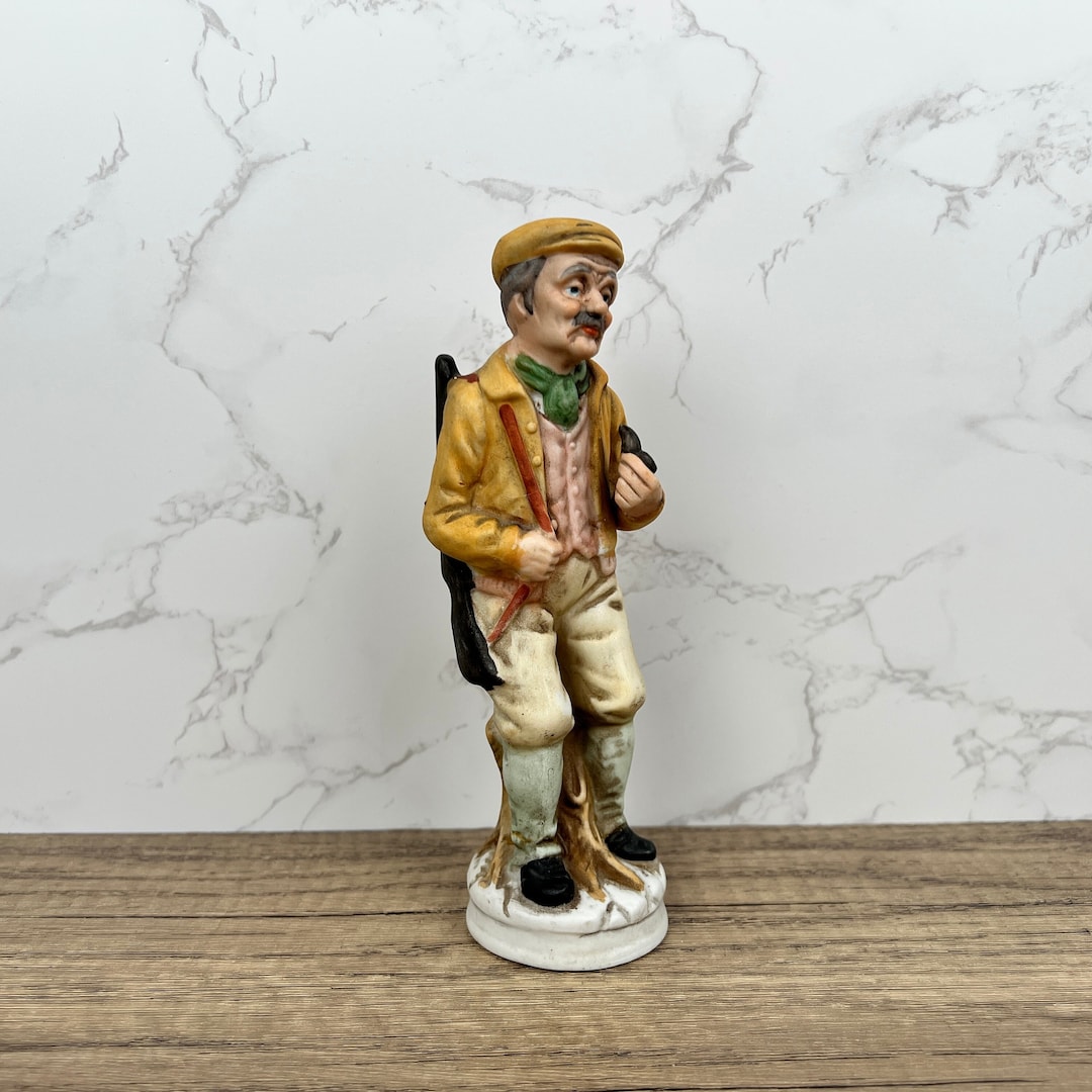 PORCELAIN FIGURE MAN, Elderly Hunter With Pipe, Vintage Old Man ...