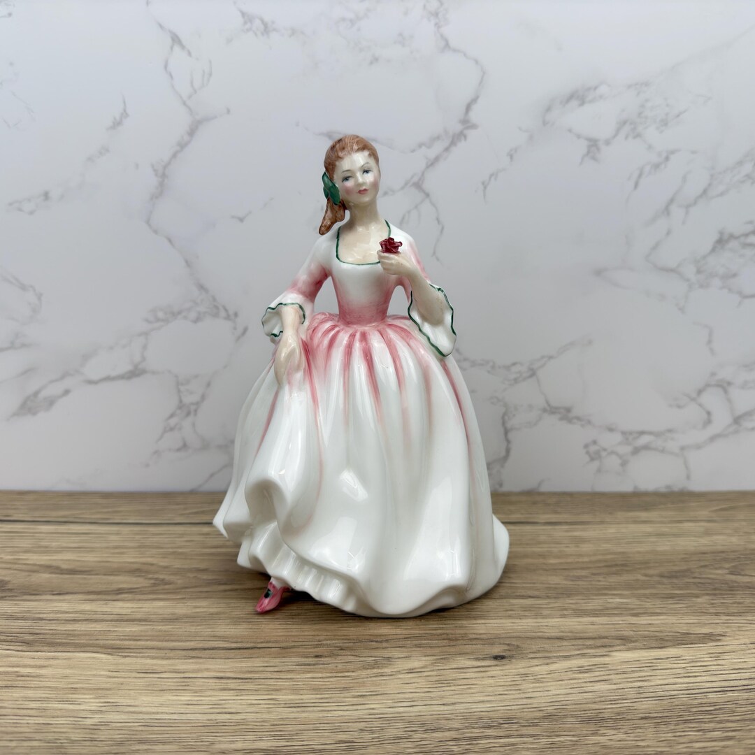 Vintage Royal Doulton Pretty Lady Figurine, TENDER MOMENT, HN3303 ...