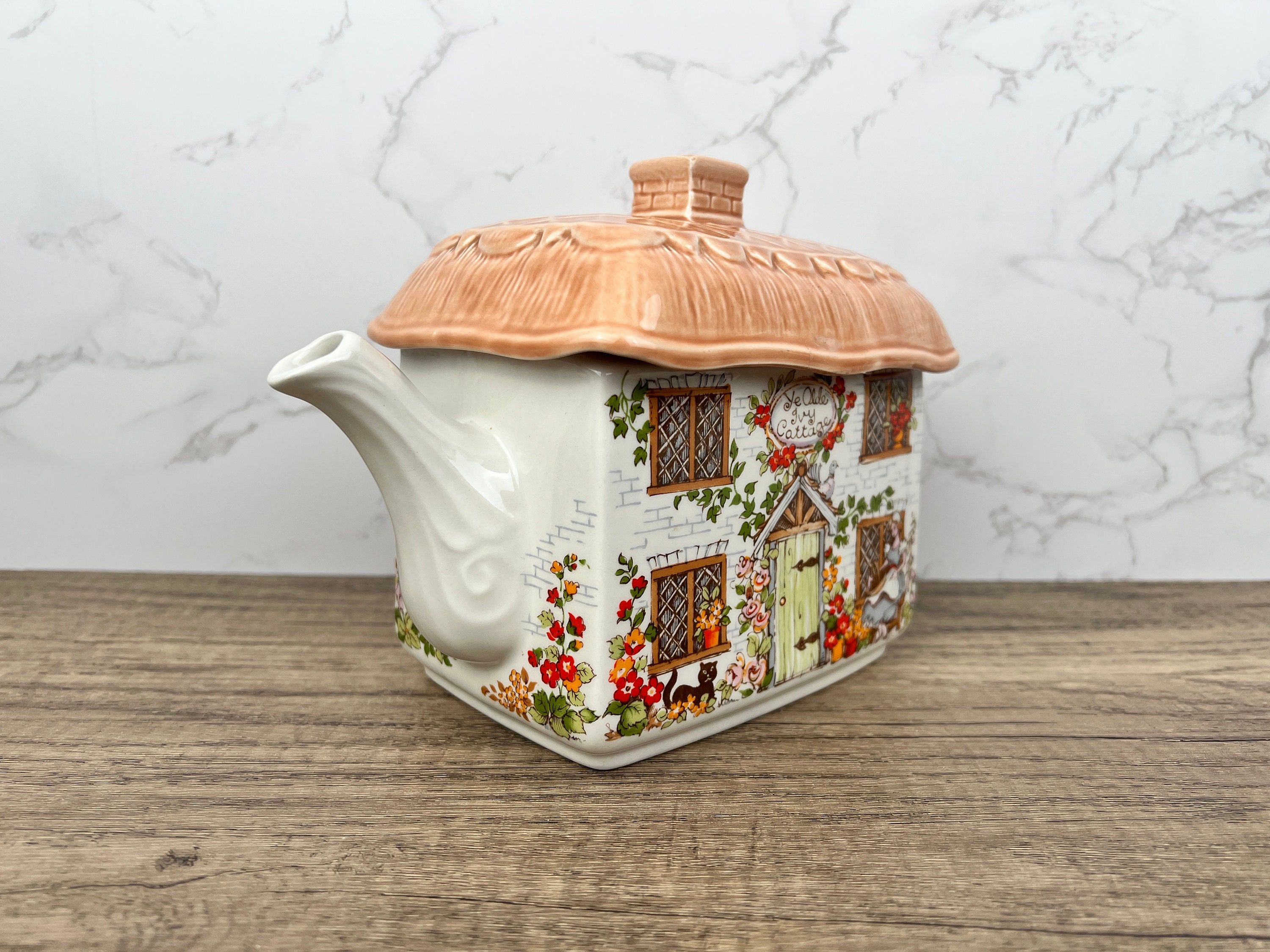 SADLER COTTAGE TEAPOT ye Olde Tea Pot Inn Kitchenware, ye Olde Ivy ...