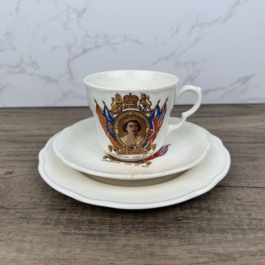 Vintage Queen Elizabeth 2 Coronation Tea Cup Trio Set, Cup, Saucer ...