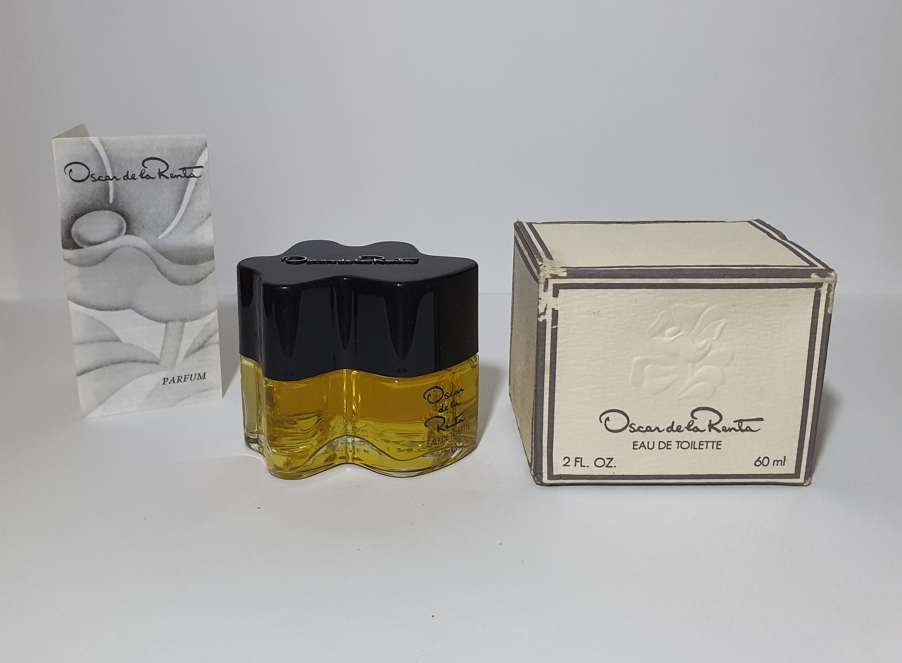 Oscar De La Renta Perfume