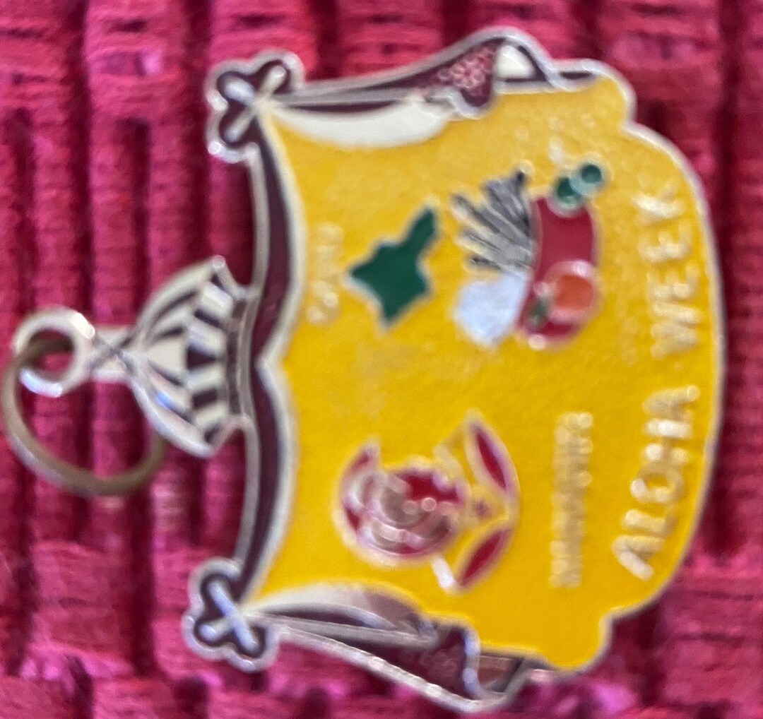 1974 Vintage Oahu Makahiki Aloha Week Pin - Etsy