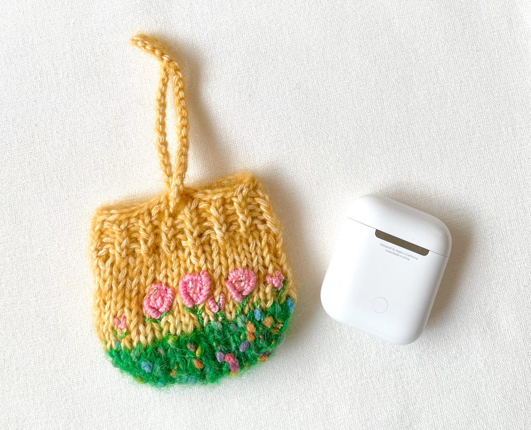 Knitted Airpods Pouch, Wool Apple Case, Art Earbud Purse, Crotchet ...