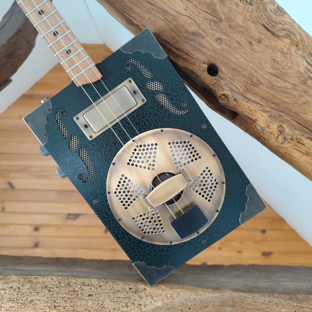 Cigar Box Guitar / Cigar Box: Resonator - Etsy