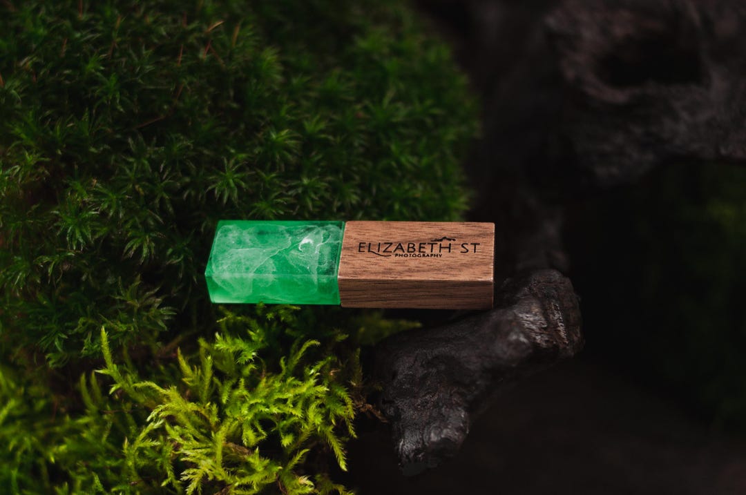 Handmade Green Resin USB 3.0, 8–128GB | Wood Cap | Personalized ...
