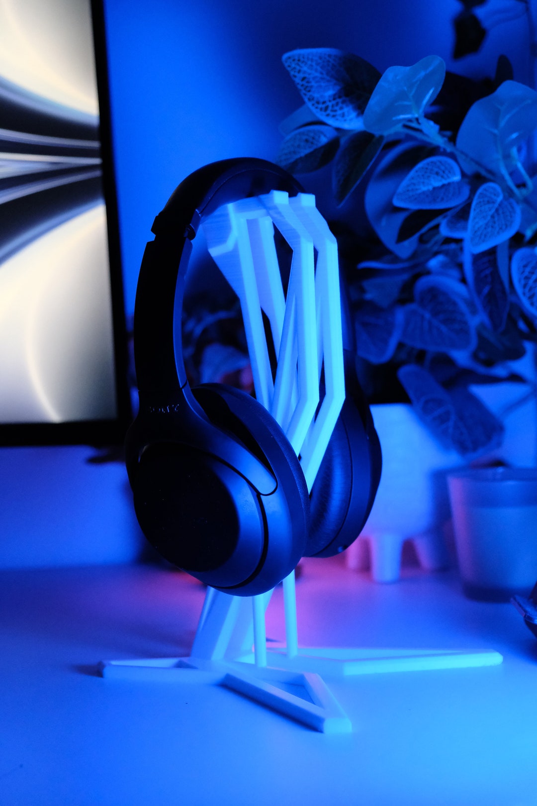 Headphone Stand: Abstract Design - Etsy