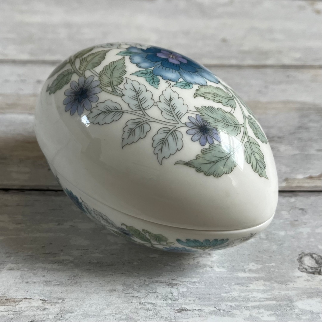 Wedgwood Egg, Clementine, Blue Flowers, 1970s English Bone China ...