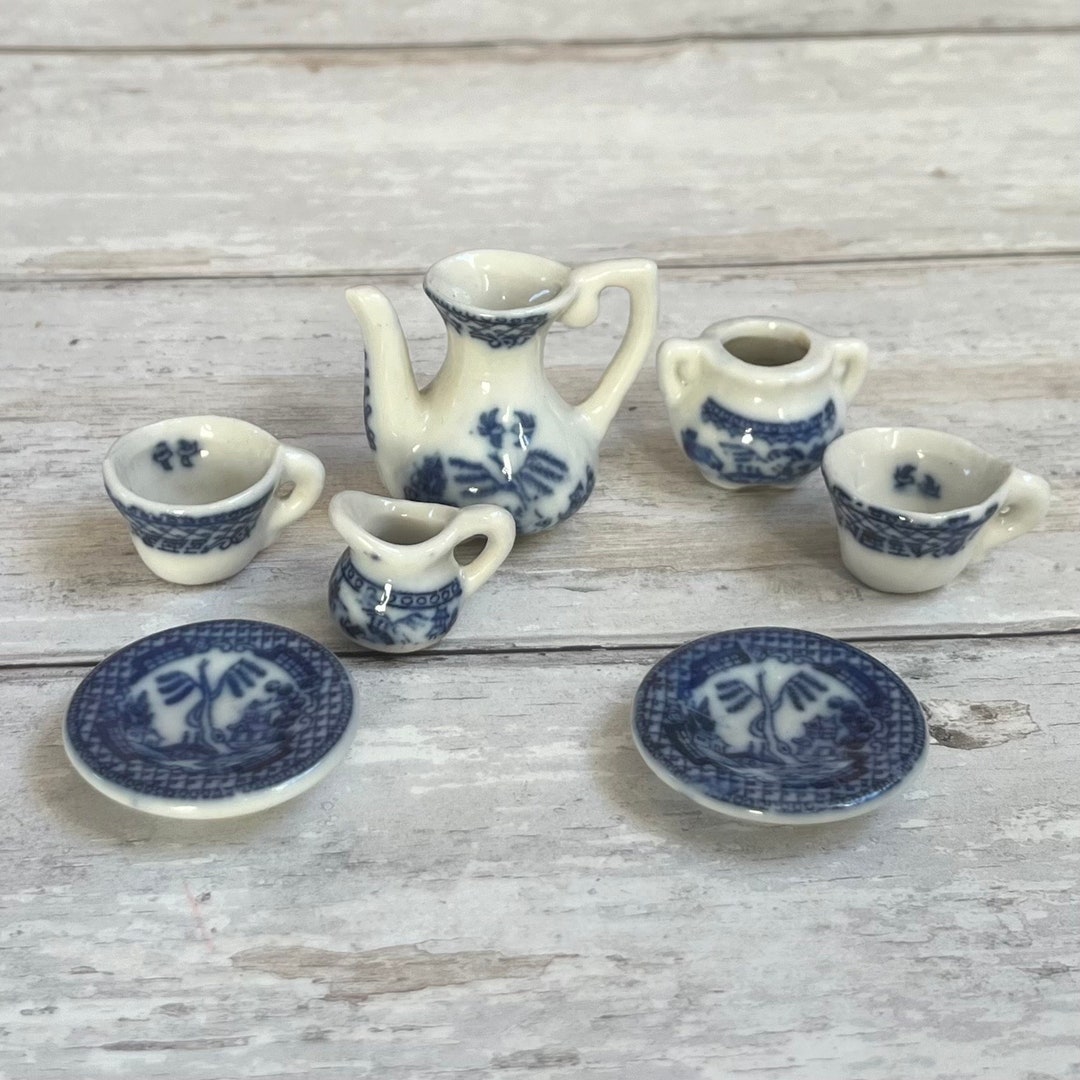 Vintage Blue and White Willow Pattern Collectible Miniature Dolls China ...