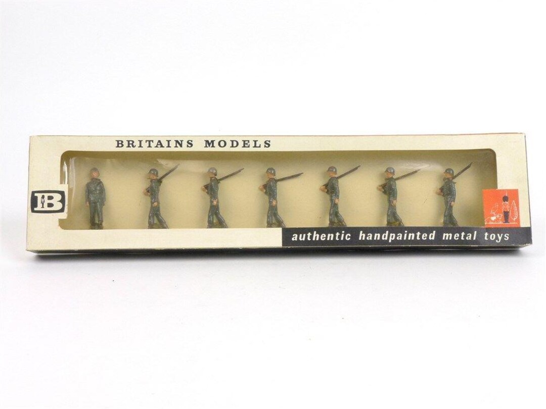 Wbritain Set 9180 US Infantry in Steel Helmets Marching With Rifle Toy ...