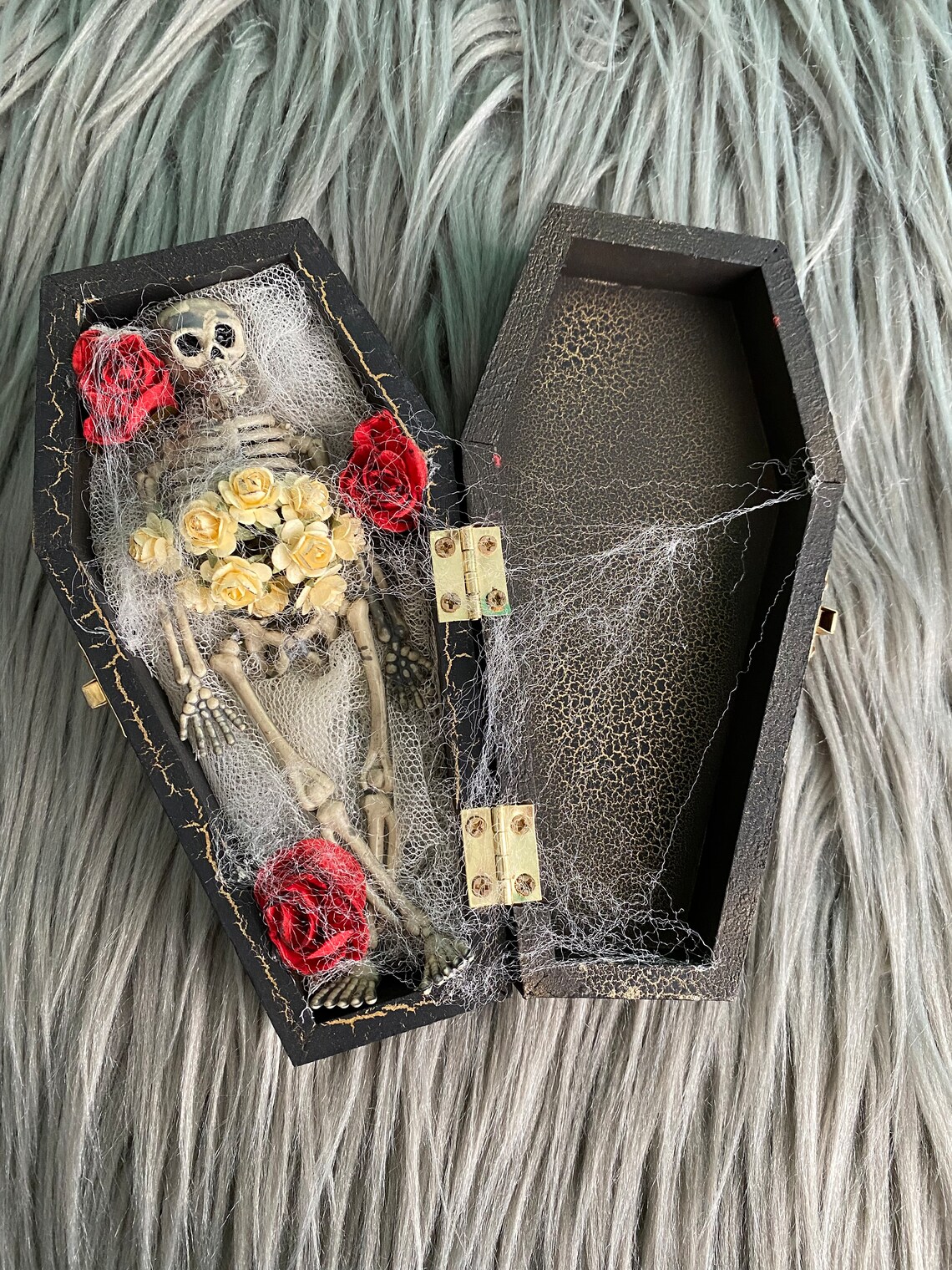 Spooky Horror Skeleton in Coffin - Etsy