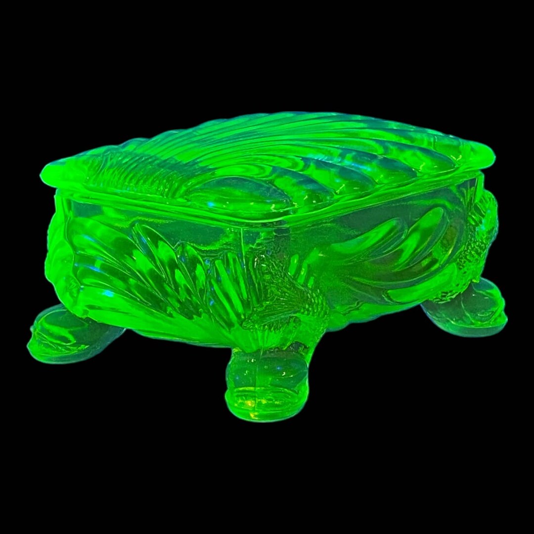 Boyd Glass Shell Dresser Trinket Box With Cover 1998-03 Vaseline Ring ...