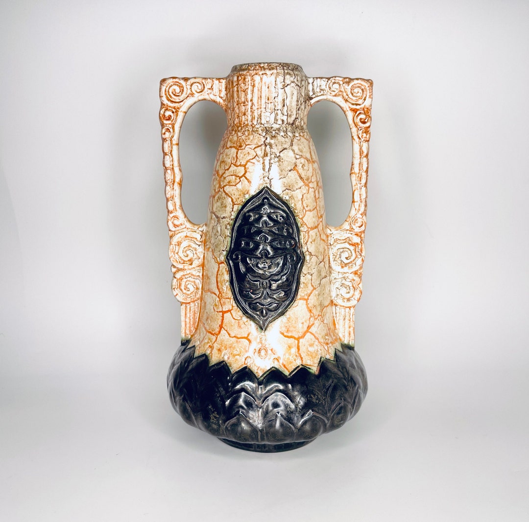 Alienware Vase Art Deco Period 1930s by Ditmar Urbach, Czechoslovakia ...