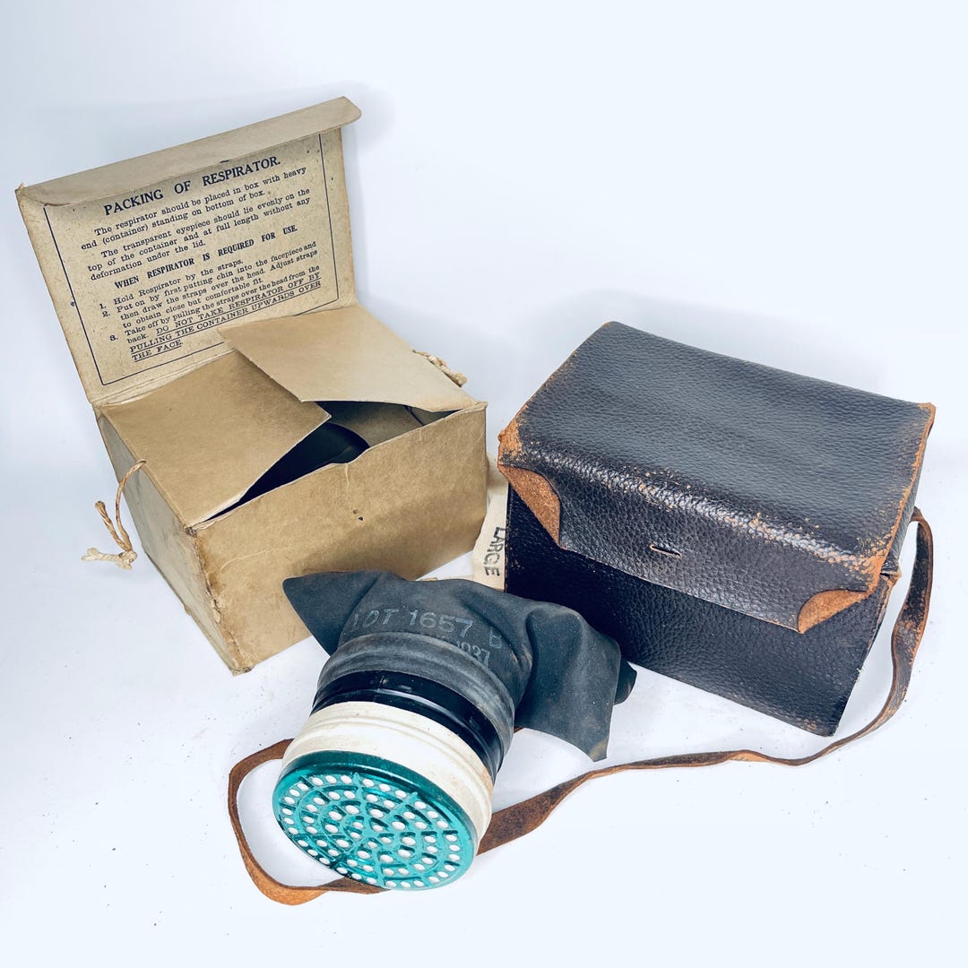 1937 WW2 Civilian Gas Mask: Original Box & Carry Case, Size Large - Etsy