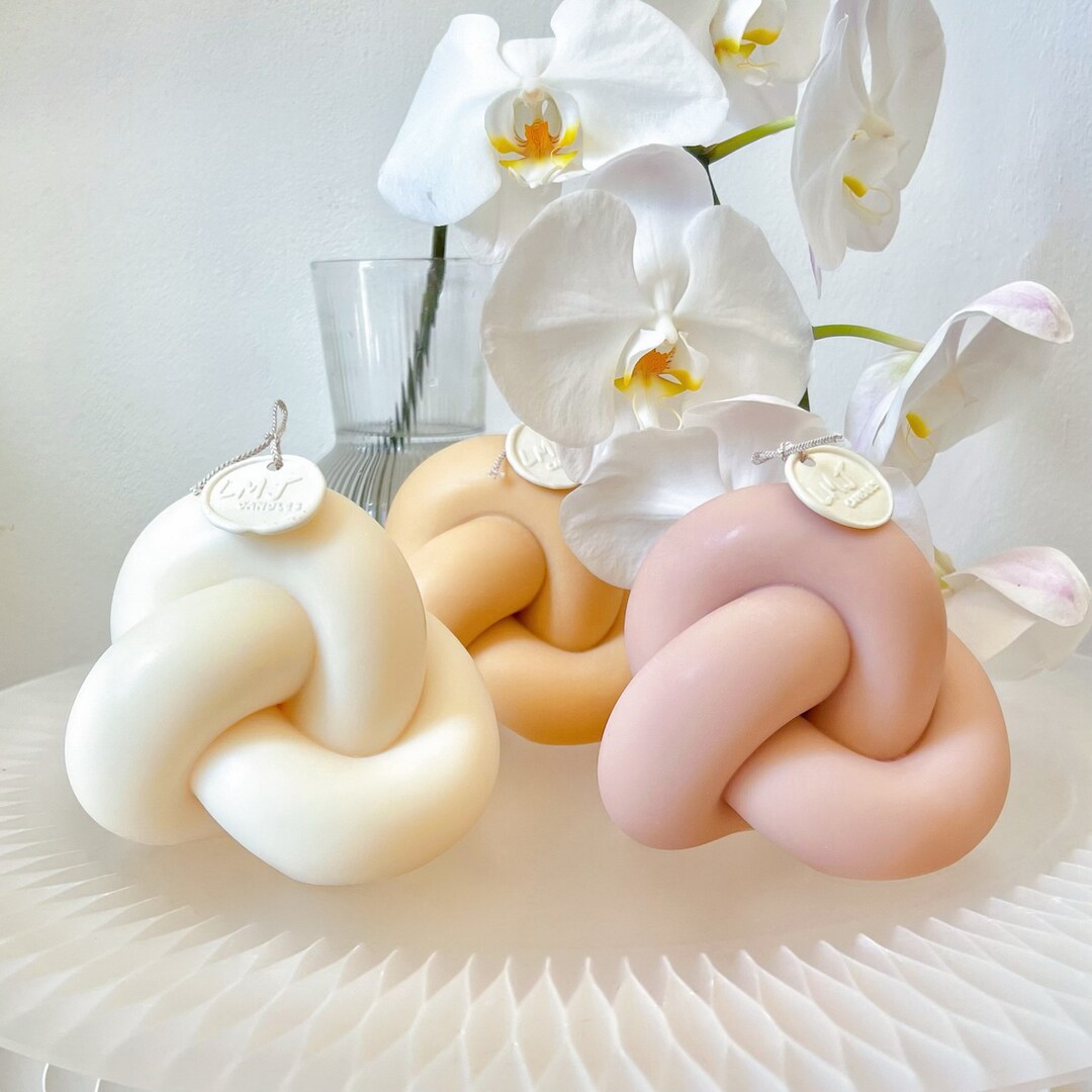Large Knot Scented Soy Candle, Handmade Decorative Candle, Sculptural ...