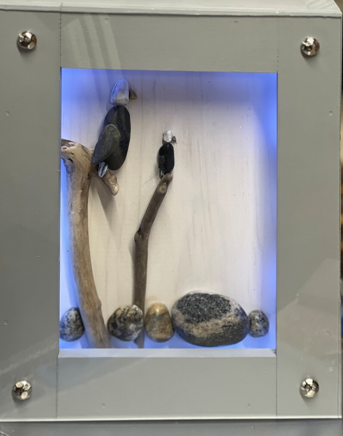 SHADOW BOX PEBBLE Picture!!! Handcrafted, Eagles, Battery Operated ...